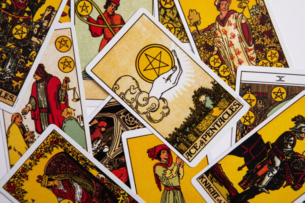 How to Read Tarot Cards - A Quick Guide to The Tarot – The Lost Book ...